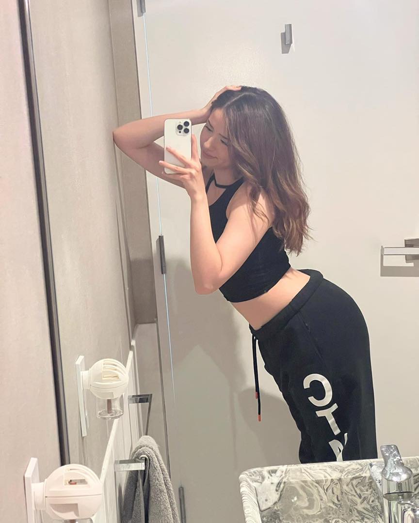 Pokimane Can I Take Pics In Ur Bathroom Facebook