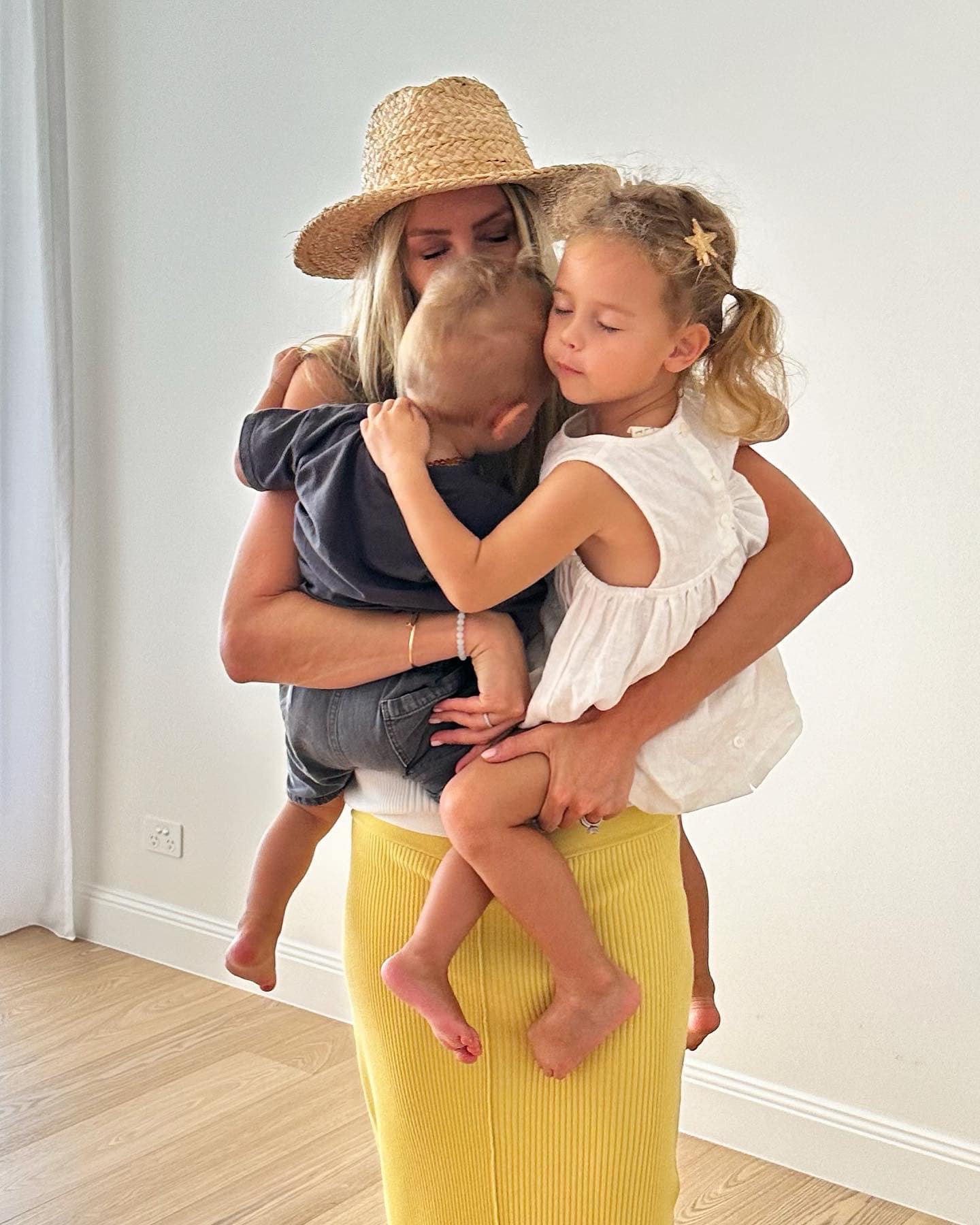 Jennifer Hawkins Xx Facebook