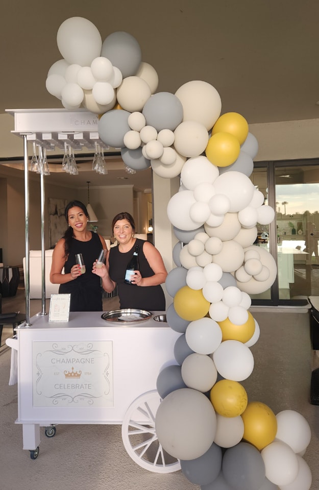 The Tiny Bella Bubble Bar Is The Bubbles Mobile Bar