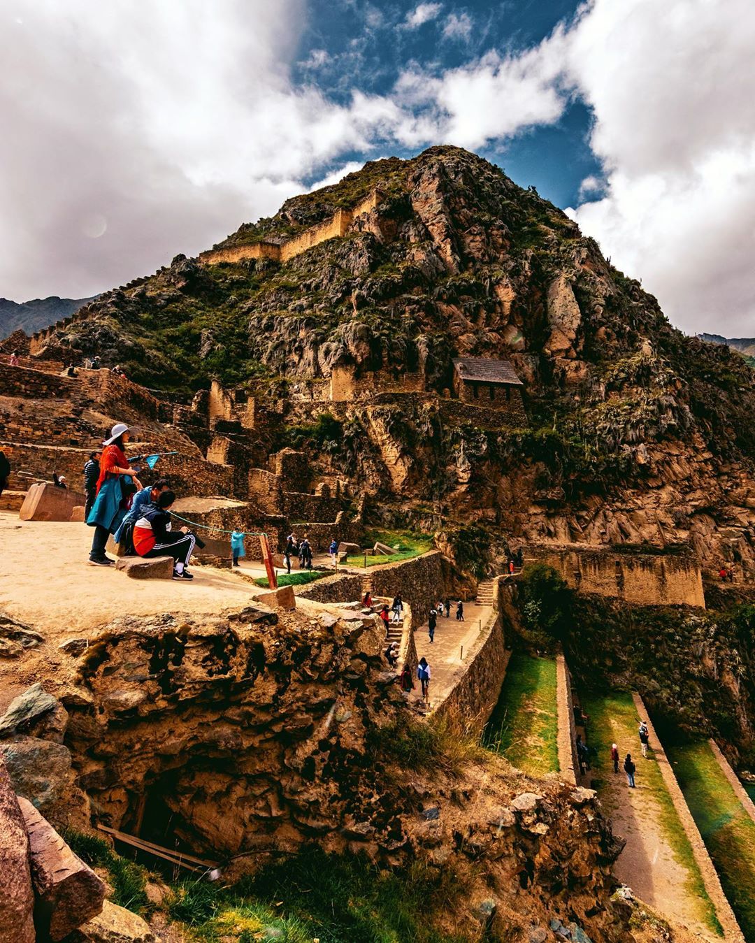Cusco Tours - ️ Ollantaytambo es el pueblo más hermoso y...