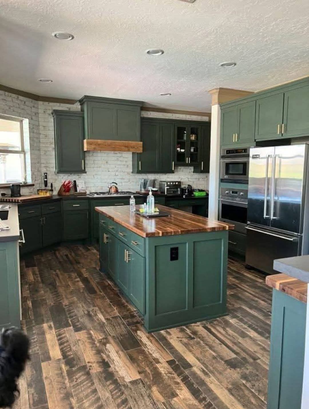 I can't identify what's wrong with this kitchen 🫠💗 | Facebook