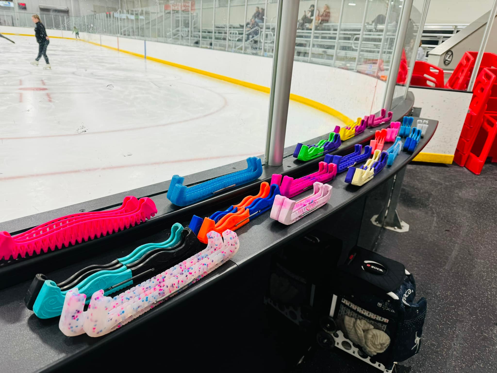 I spy with my little eye... - Des Moines Figure Skating Club
