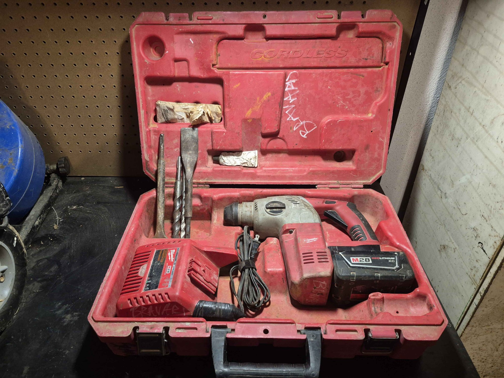 Milwaukee M28 Redlithium Xc Rotary Hammer Drill Kit Drills