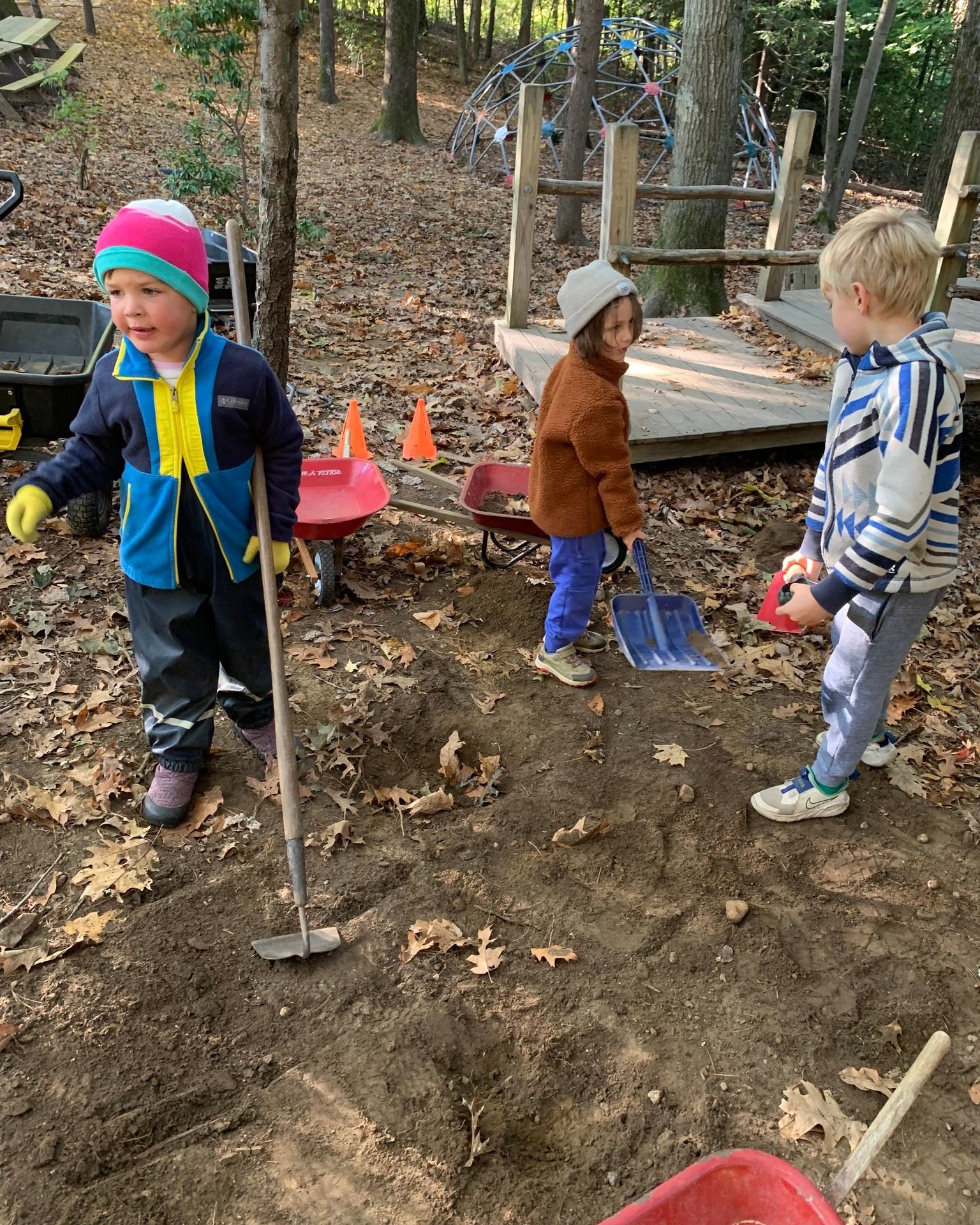 Waldorf - 🔨👷‍♂️ Our kindergartners are hard at work at their ...